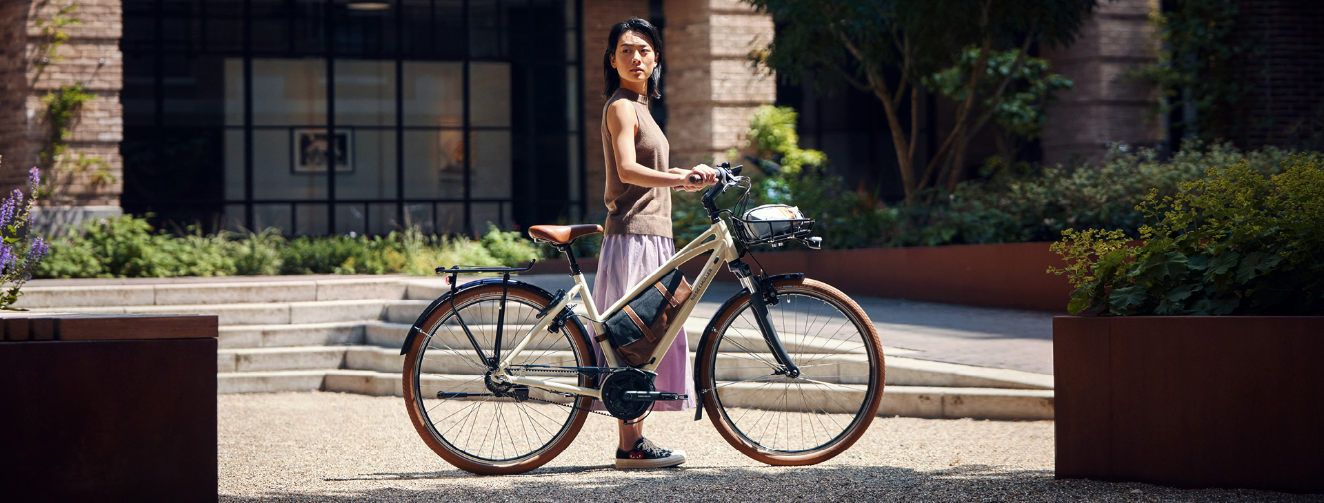 The Riese & Muller Cruiser2 Mixte. Timeless, elegant and stylish.